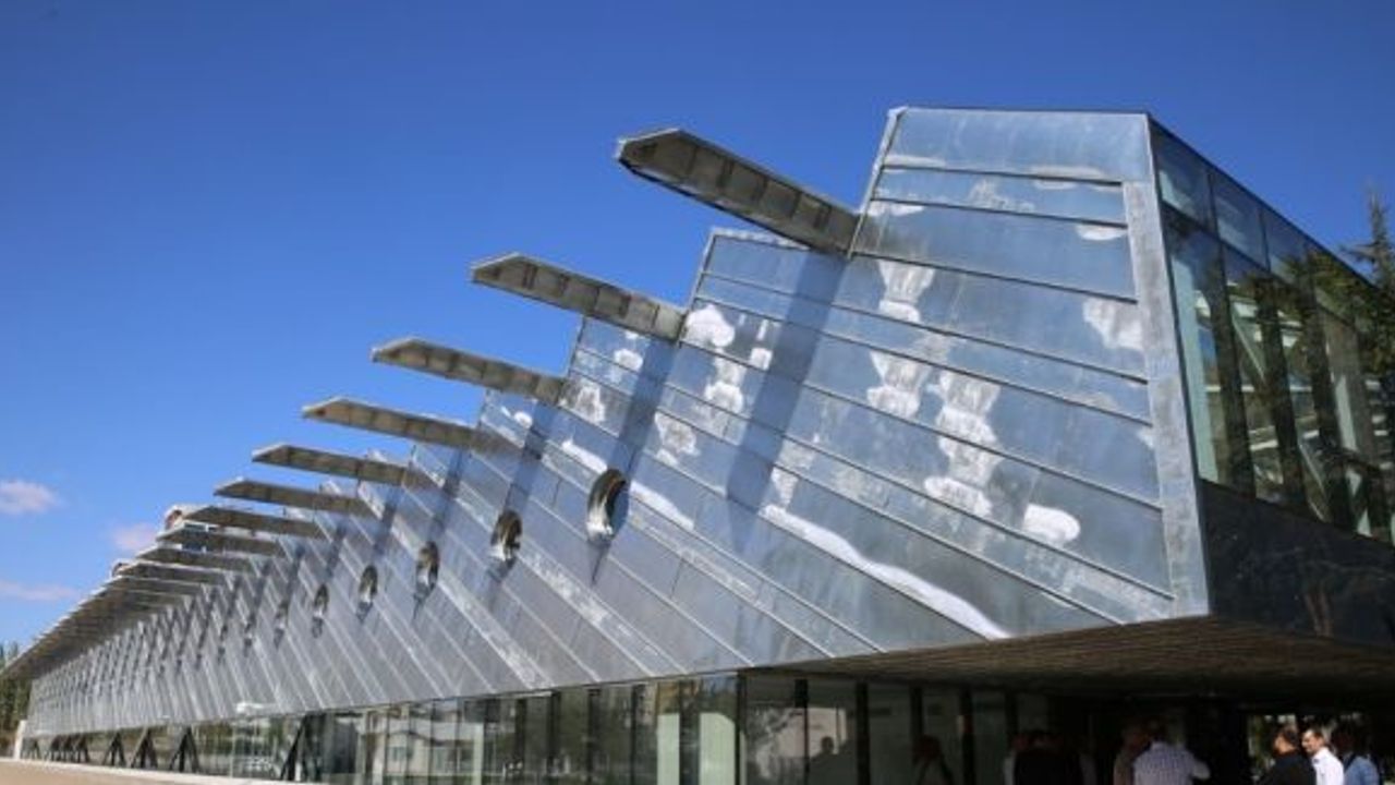 AGÜ’ye Yeni Laboratuvar Binası - Hukuki Haber