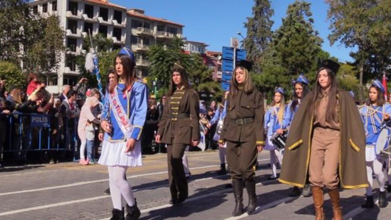 Uşak’ta 29 Ekim Cumhuriyet Bayramı kutlamaları - Hukuki Haber