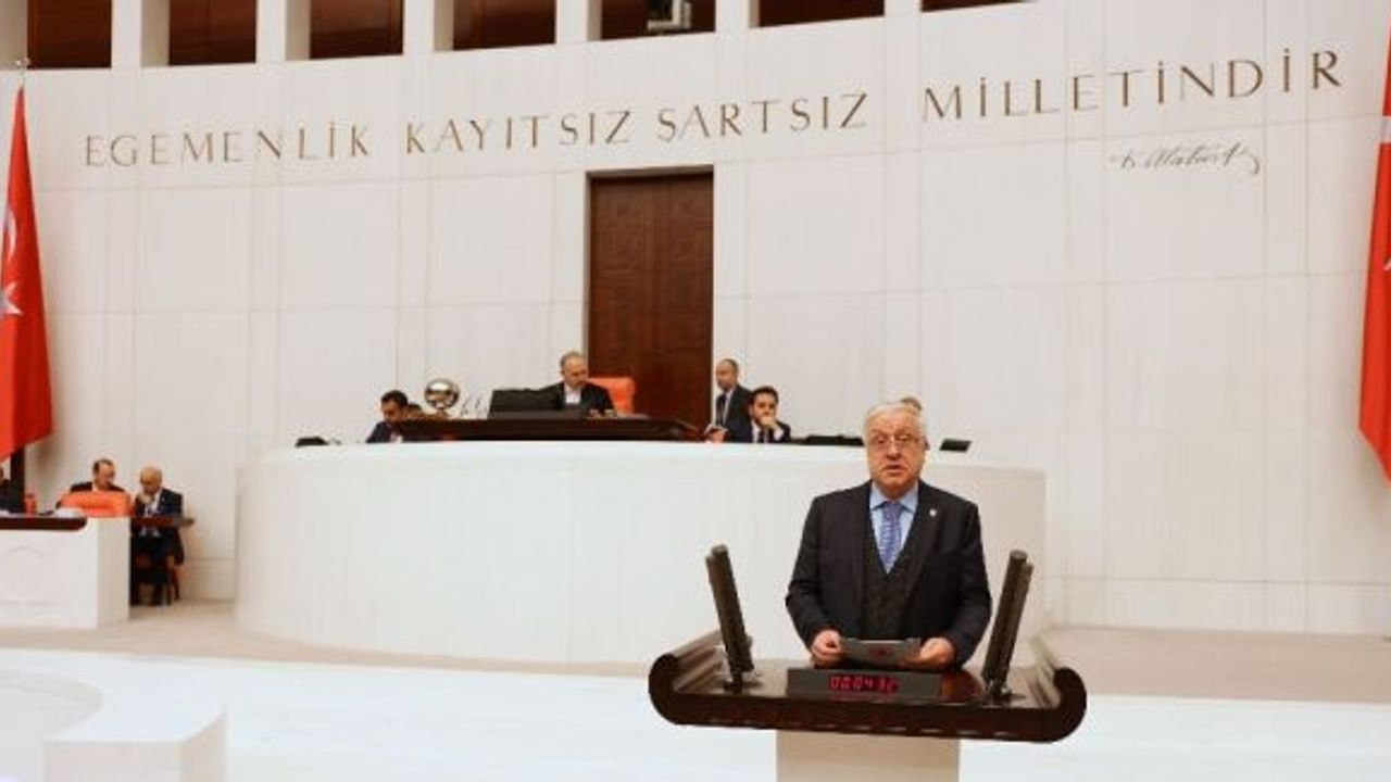 Uzer’den “İstiklal Marşı” mesajı - Hukuki Haber