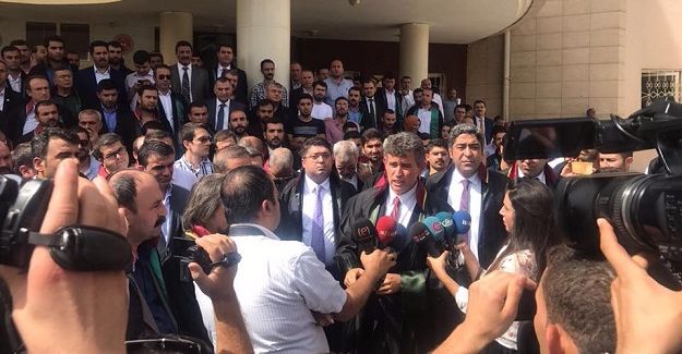 TBB ve baro başkanlarından Şanlıurfa Barosu Başkanı Tüysüz'e destek ... TBB ve baro başkanlarından Şanlıurfa Barosu Başkanı Tüysüz'e destek ...